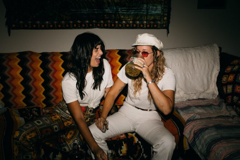 Fun Couple’s Photos | Hannah & Julie